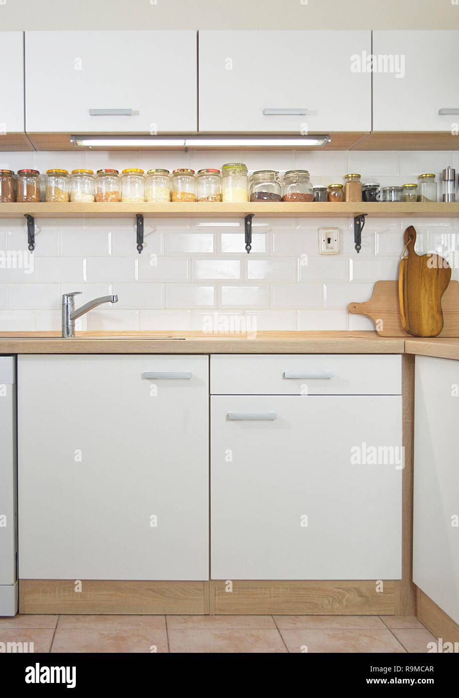 Kitchen unit hi-res stock photography and images - Alamy