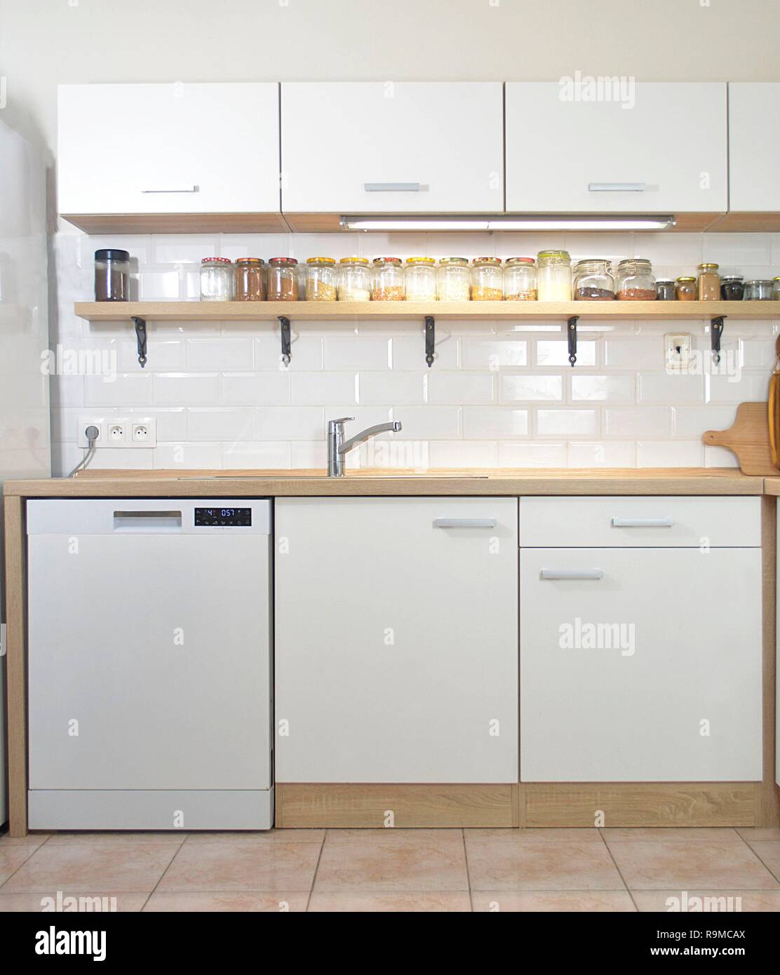 Kitchen unit hi-res stock photography and images - Alamy