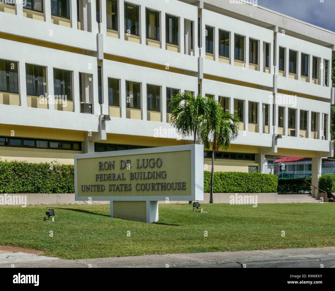 Ron ships hi-res stock photography and images - Alamy