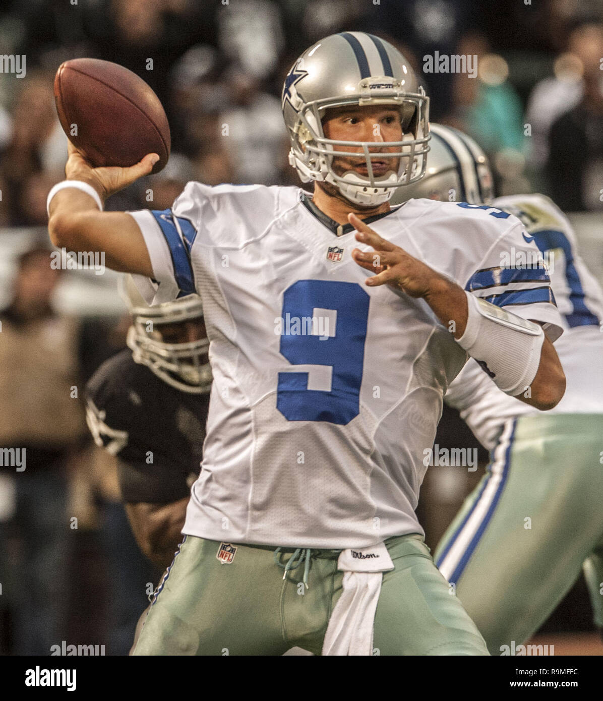 Oakland, California, USA. 9th Aug, 2013. Dallas Cowboys quarterback ...
