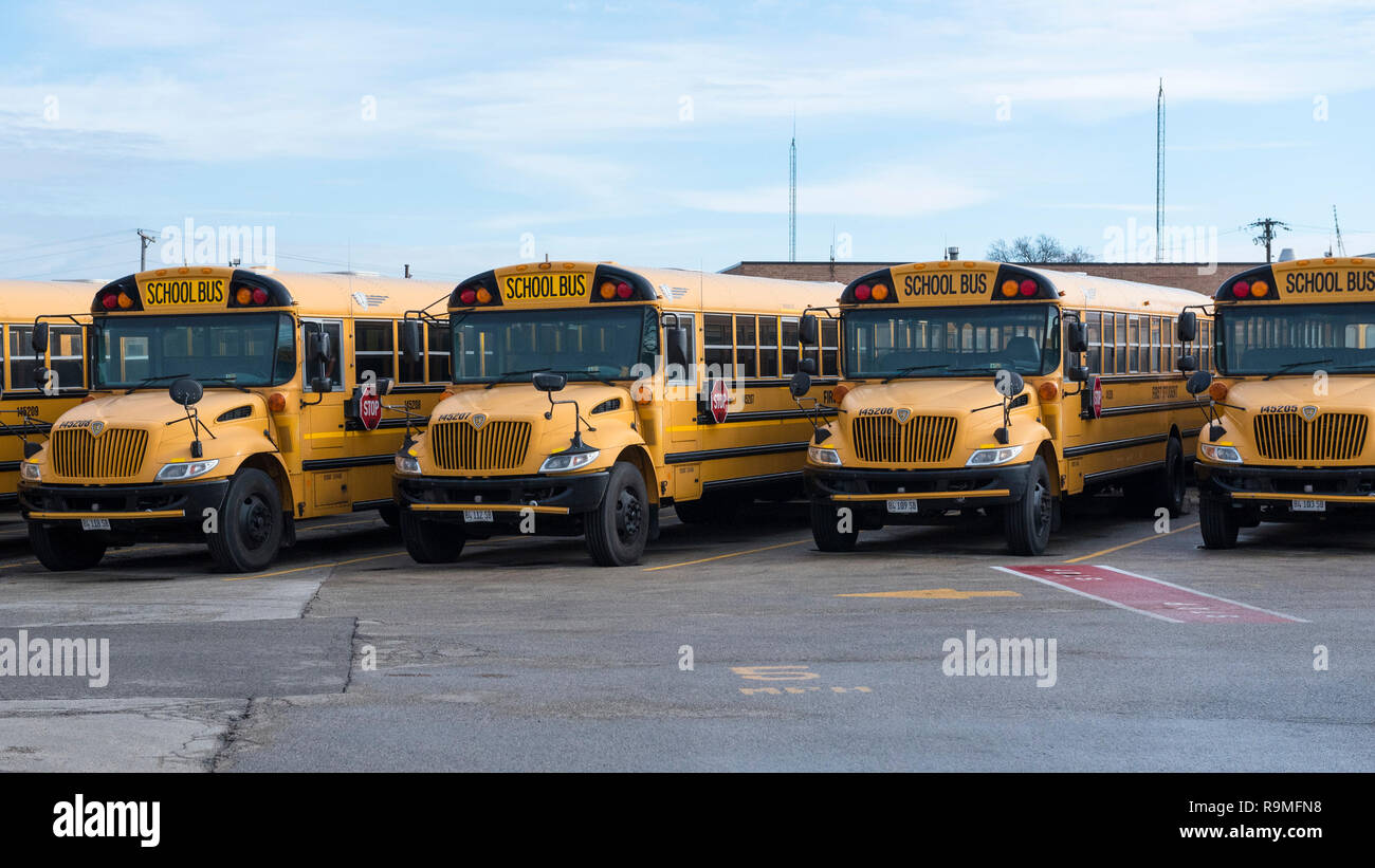 First group yellow school bus hi-res stock photography and images - Alamy