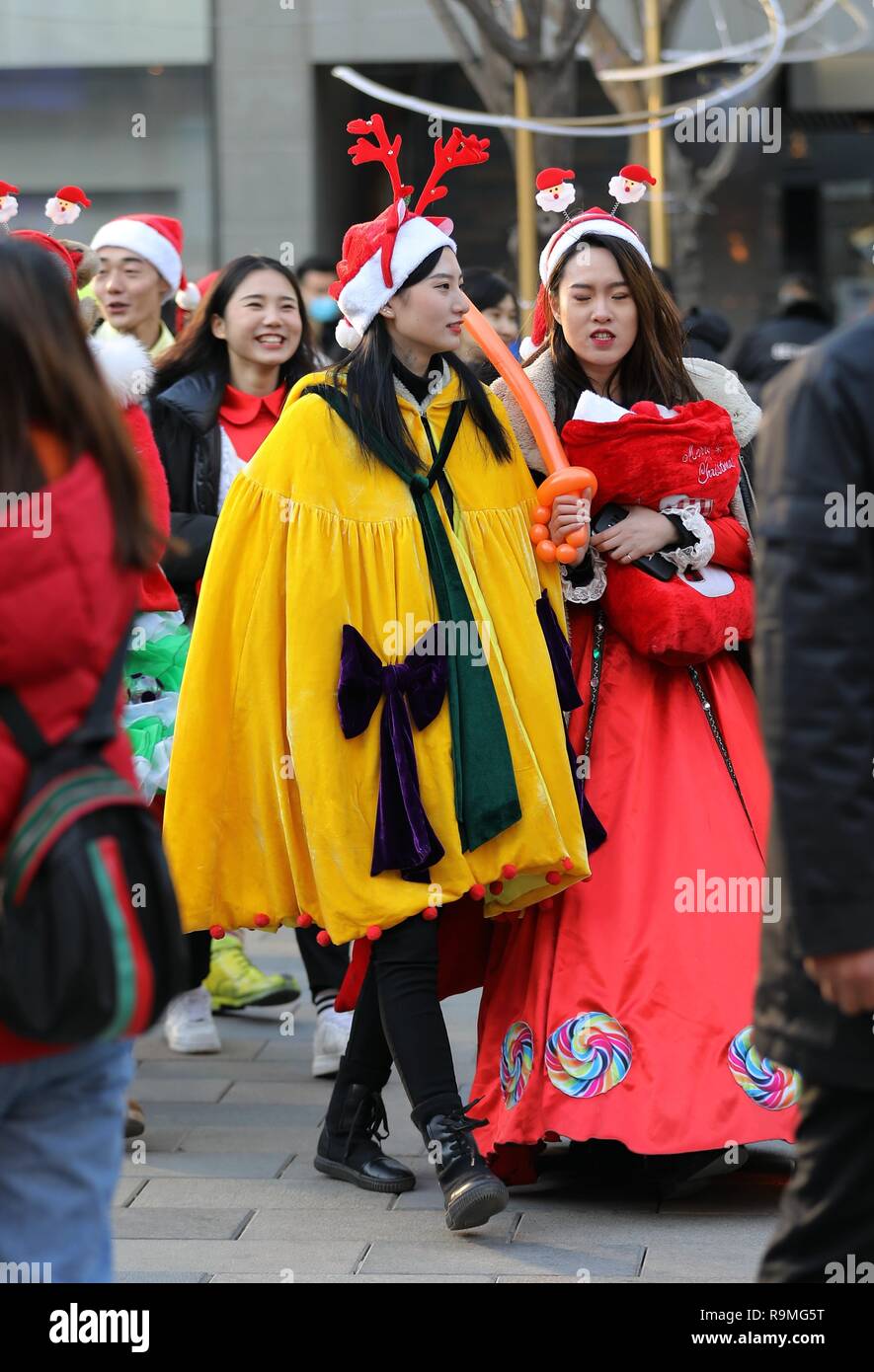 Christmas themed costumes hi-res stock photography and images - Alamy