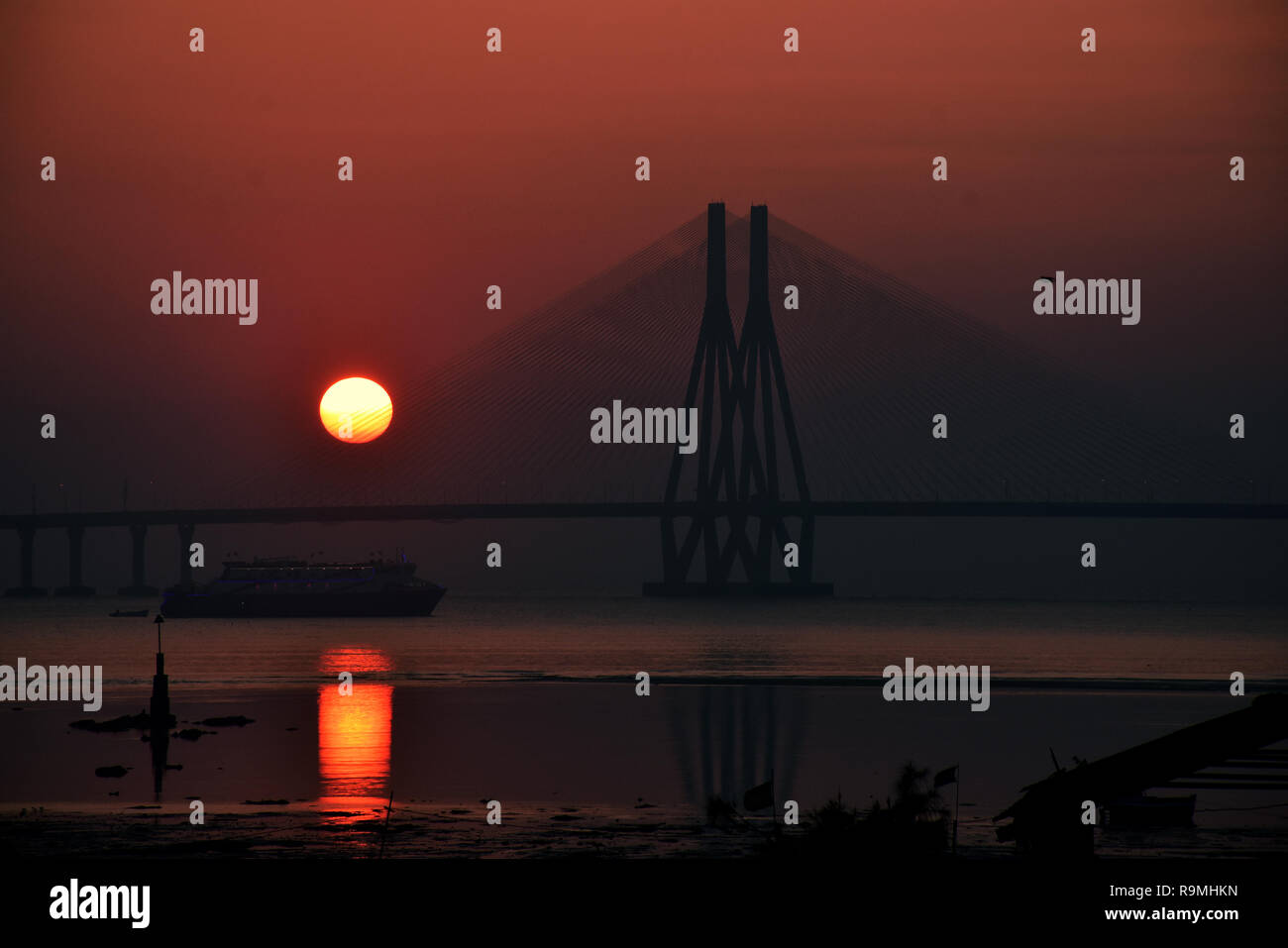 Mumbai, India. 25 December, 2018. Sunset in the backdrop of Bandra ...