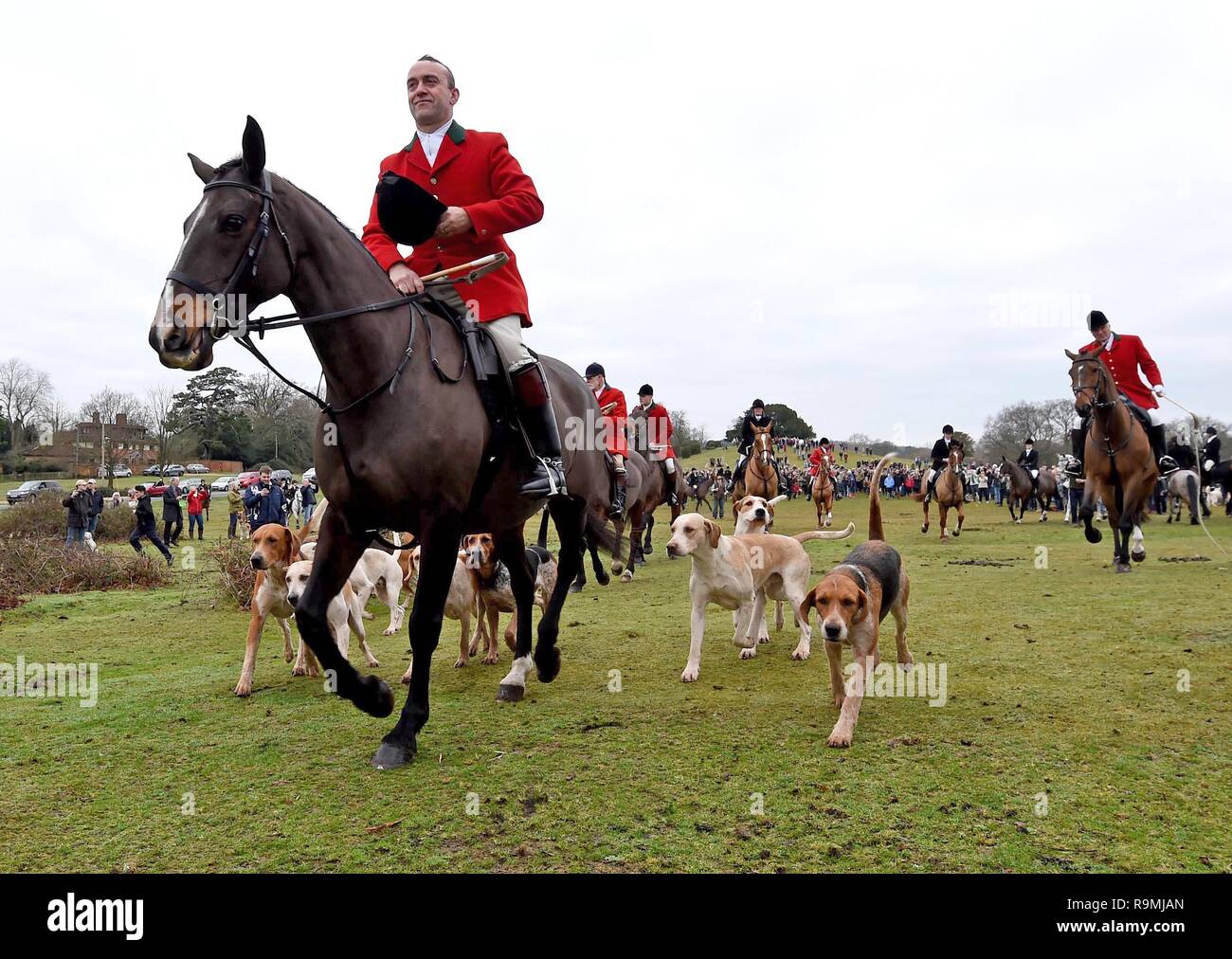 New Forest Hounds Boxing Day Hunt at Bolton's Bench in Lyndhurst ...