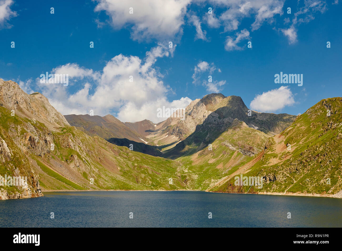 Llauset dam in Aragon. Hydroelectric energy power. Trekking route ...