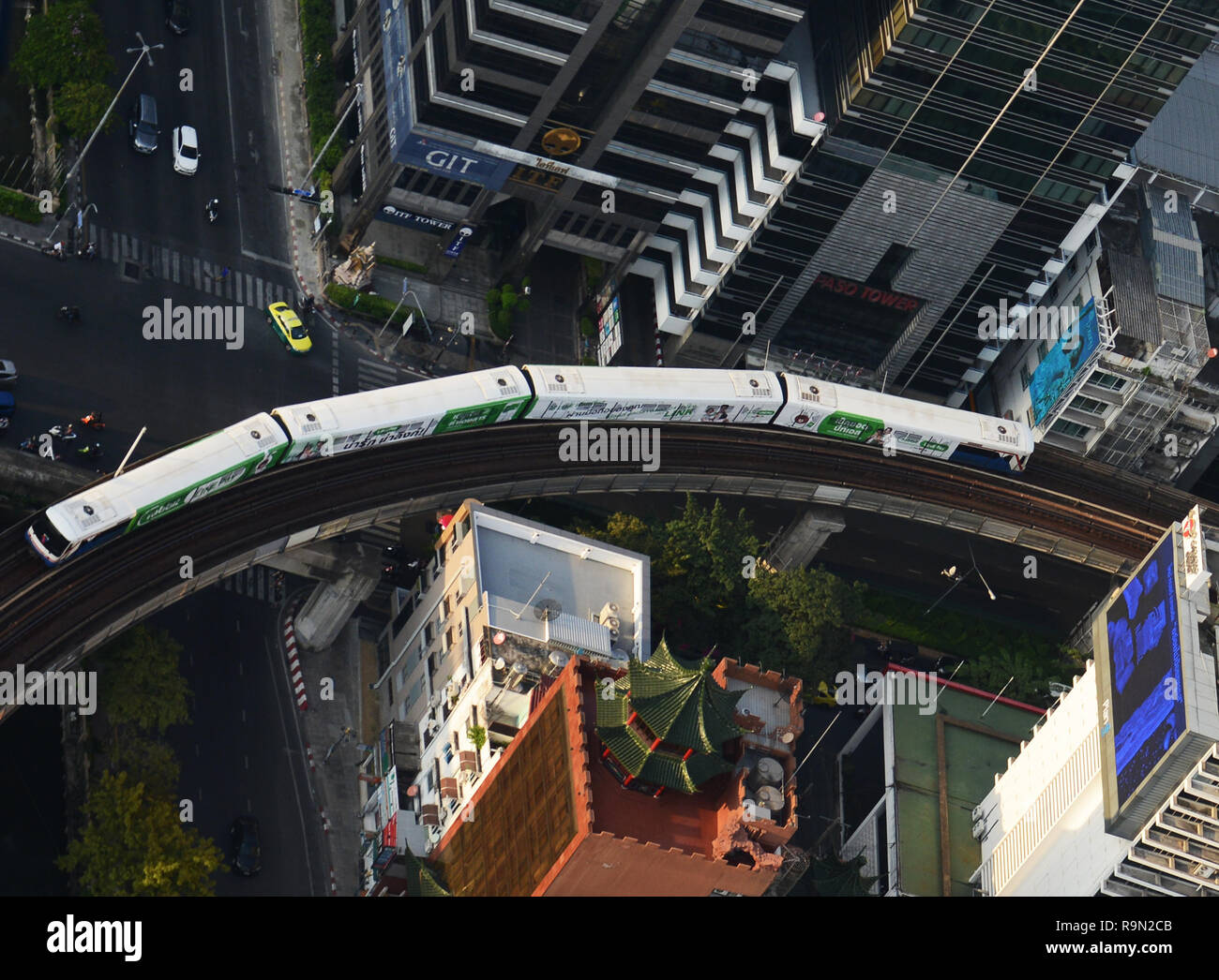 Bangkok bts skytrain sathorn train hi-res stock photography and images ...