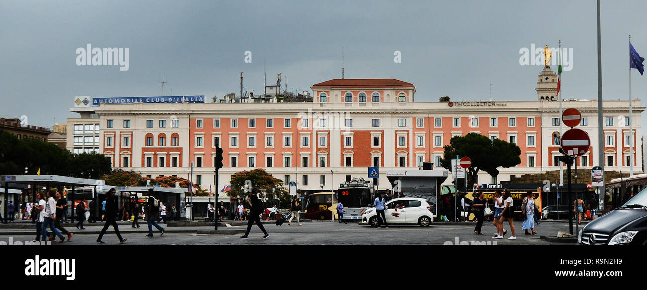 Palazzo cinquecento rome hi-res stock photography and images - Alamy