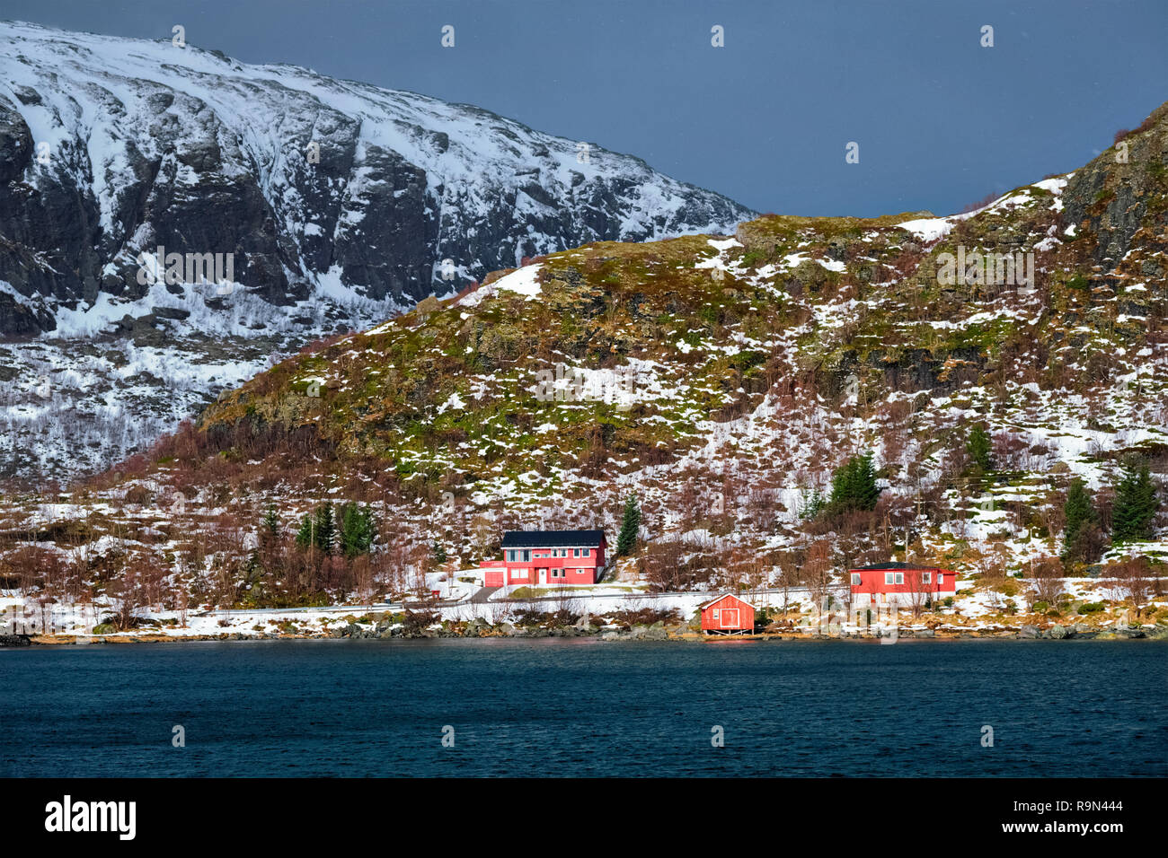 With red rorbu houses in winter hi-res stock photography and images - Alamy