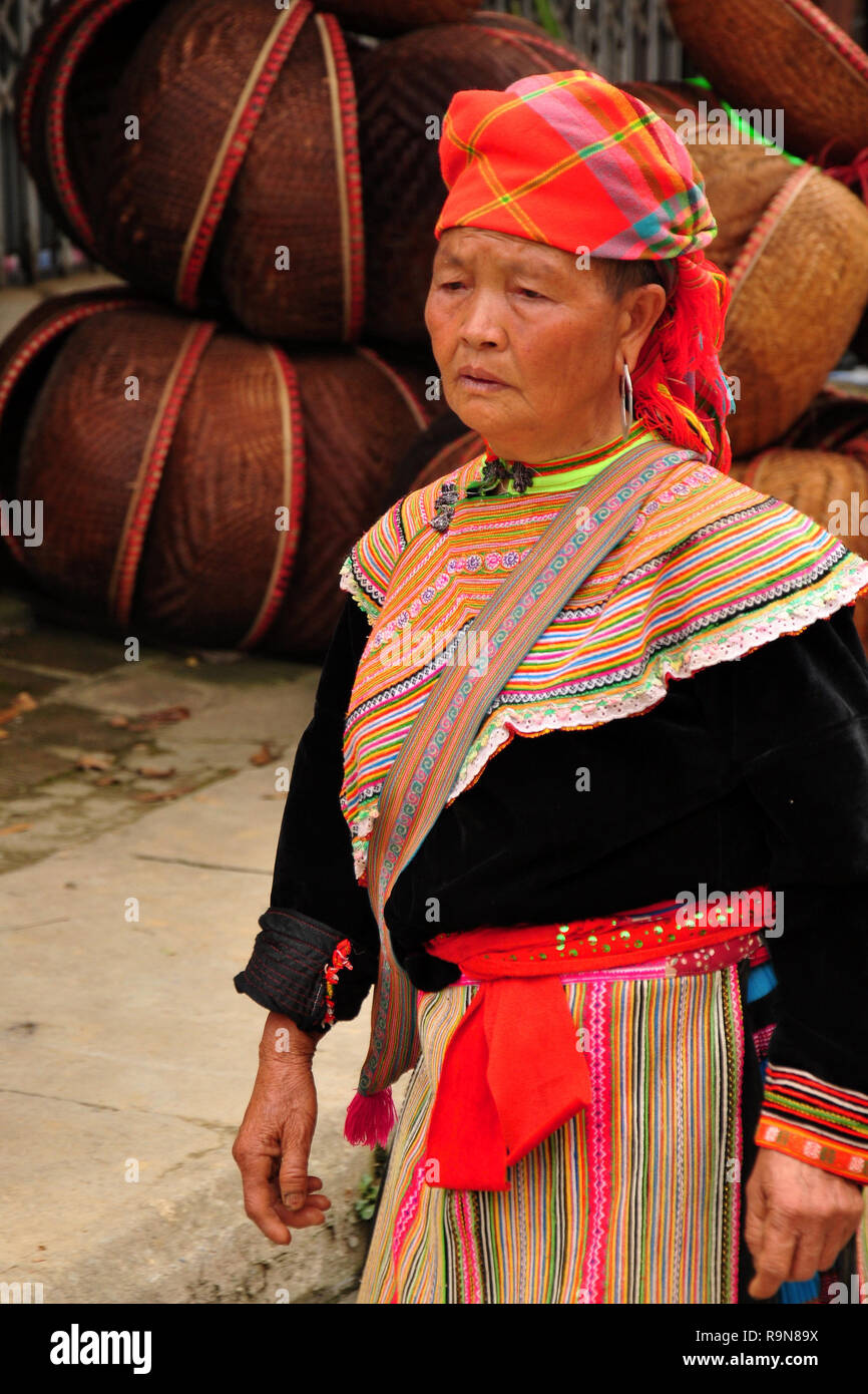 Colorful woman Bac Ha Market, Vietnam Stock Photo - Alamy
