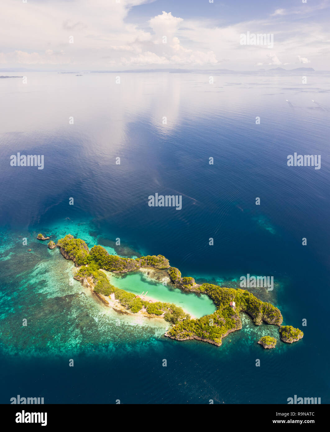 Misool island lake hi-res stock photography and images - Alamy