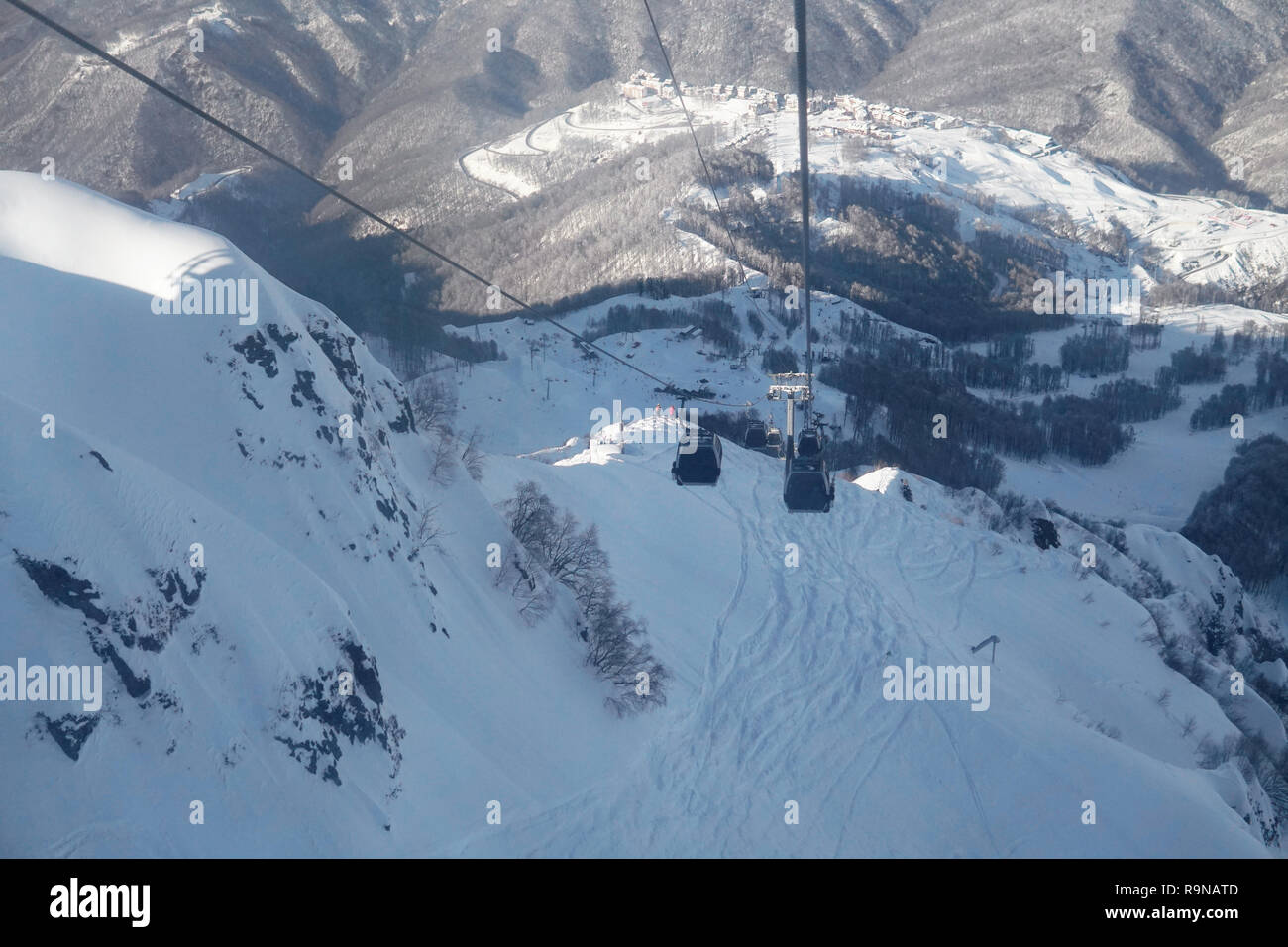 skiing, snowboarding and downhill skiing in the winter resort Stock ...