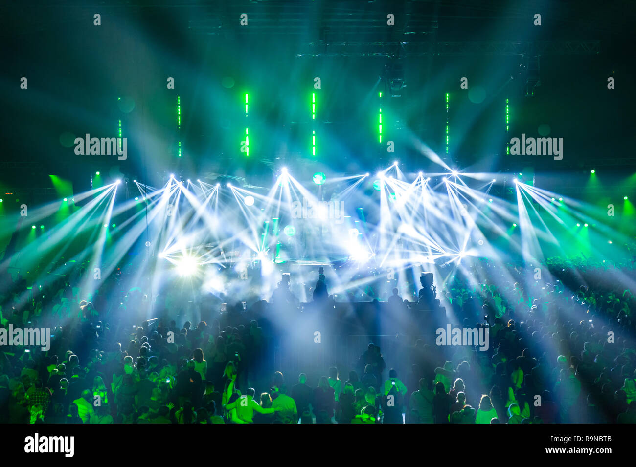 Stage center spotlight hi-res stock photography and images - Alamy