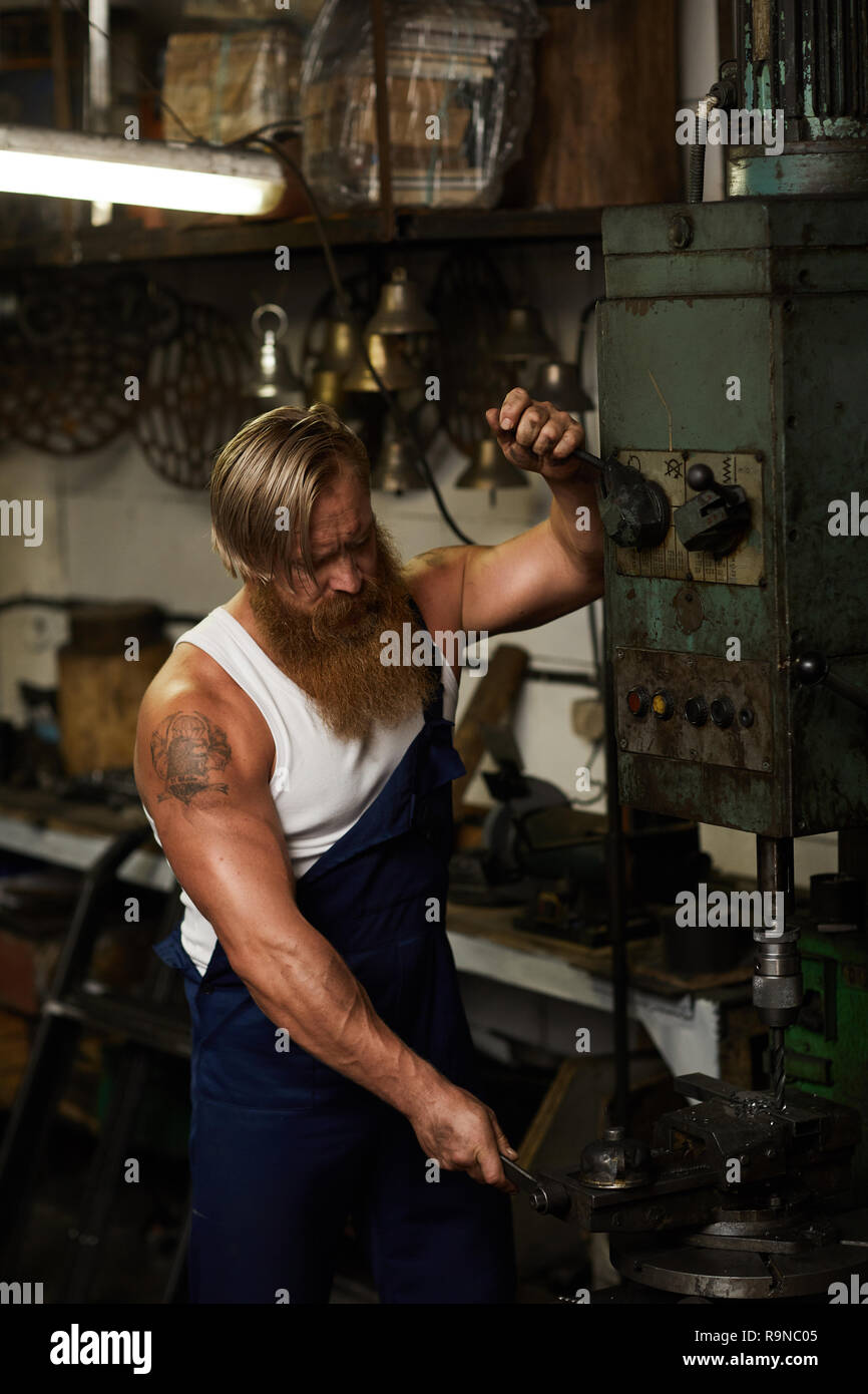 Muscular mature man hi-res stock photography and images - Alamy