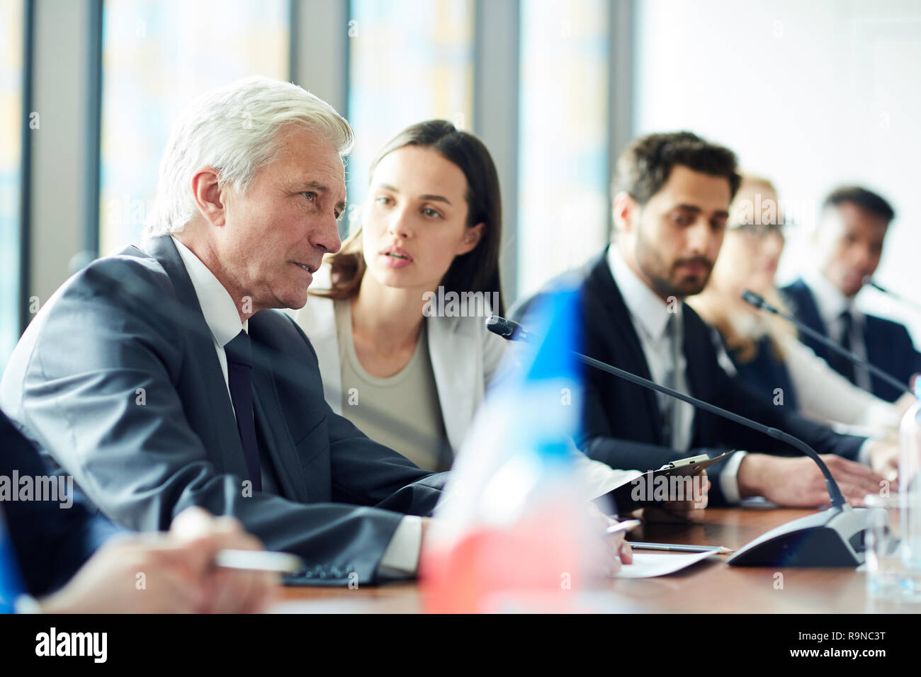 Teamwork conference hi-res stock photography and images - Alamy