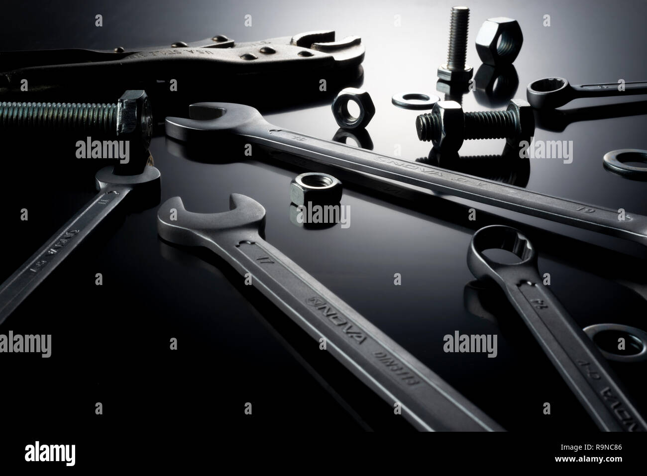 Ecommerce tools hi-res stock photography and images - Alamy