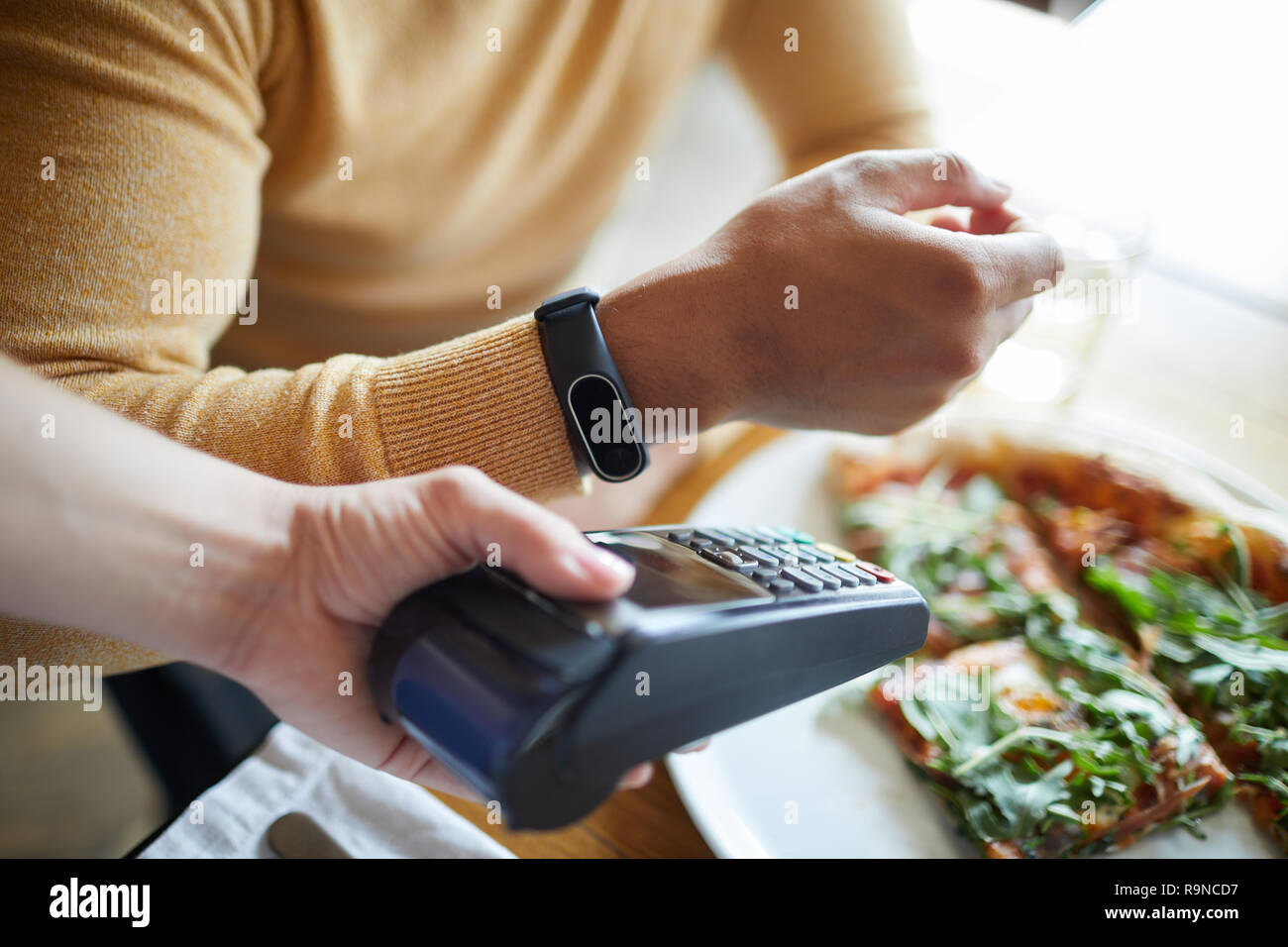 Food banking hi-res stock photography and images - Alamy