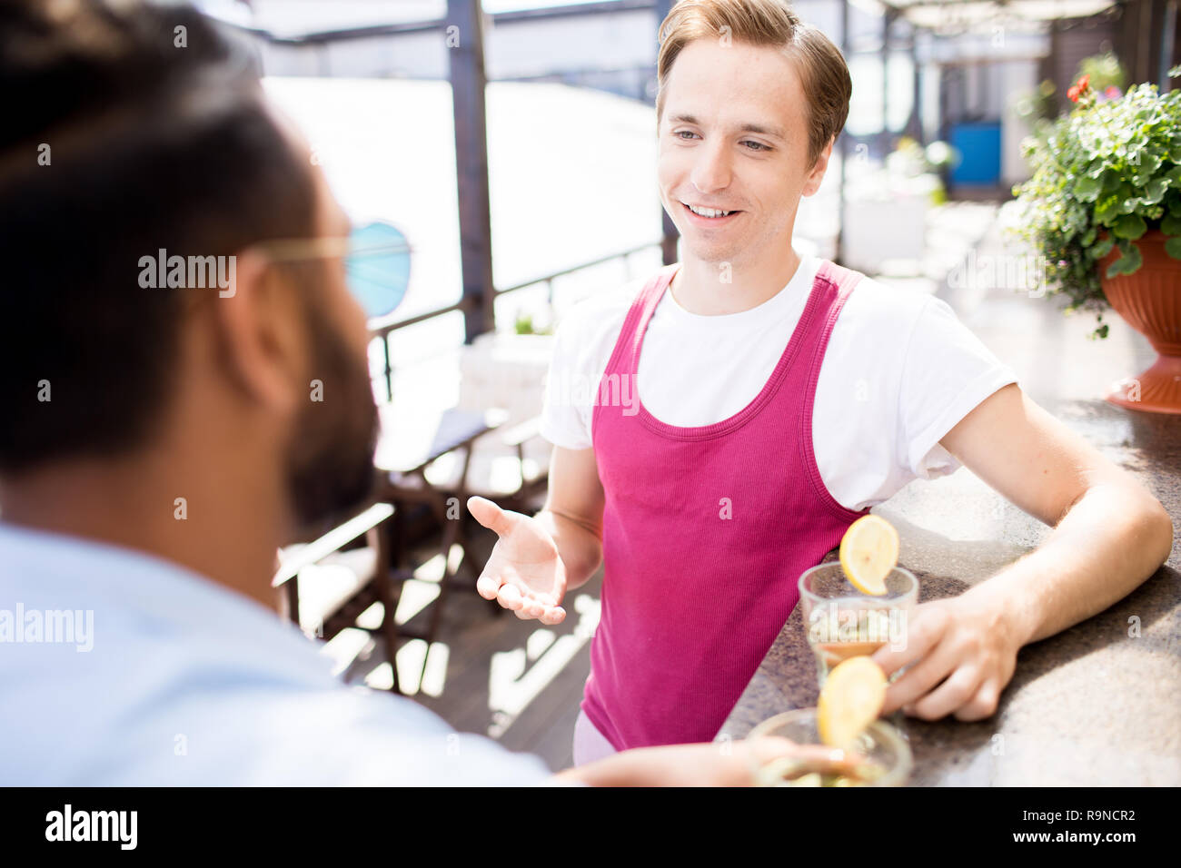 Handsome guys hi-res stock photography and images - Alamy