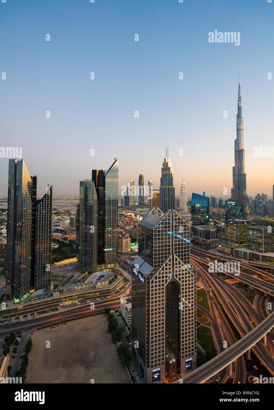 Emirates skyline view hi-res stock photography and images - Alamy