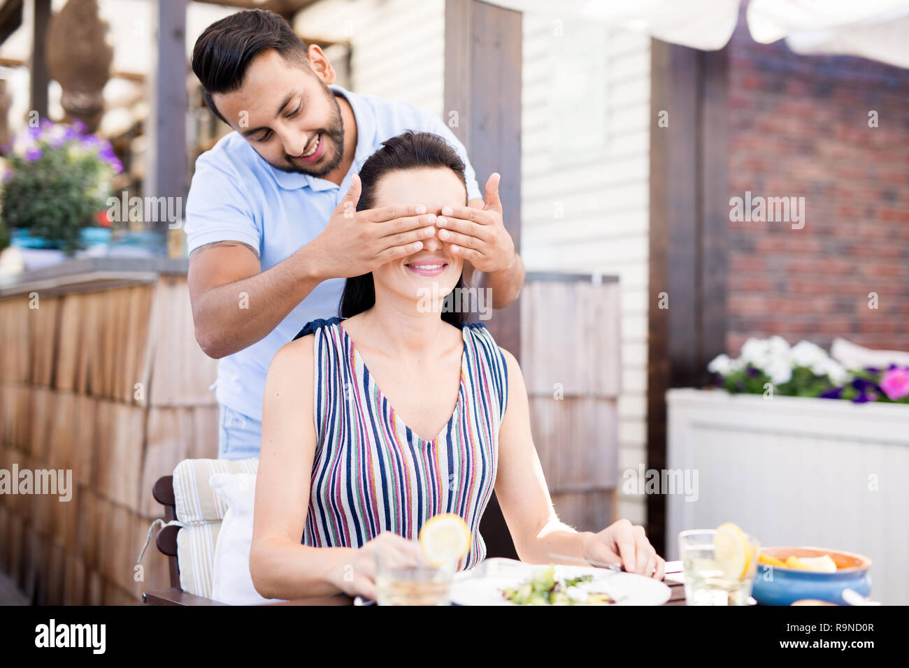 Guy making food hi-res stock photography and images - Alamy