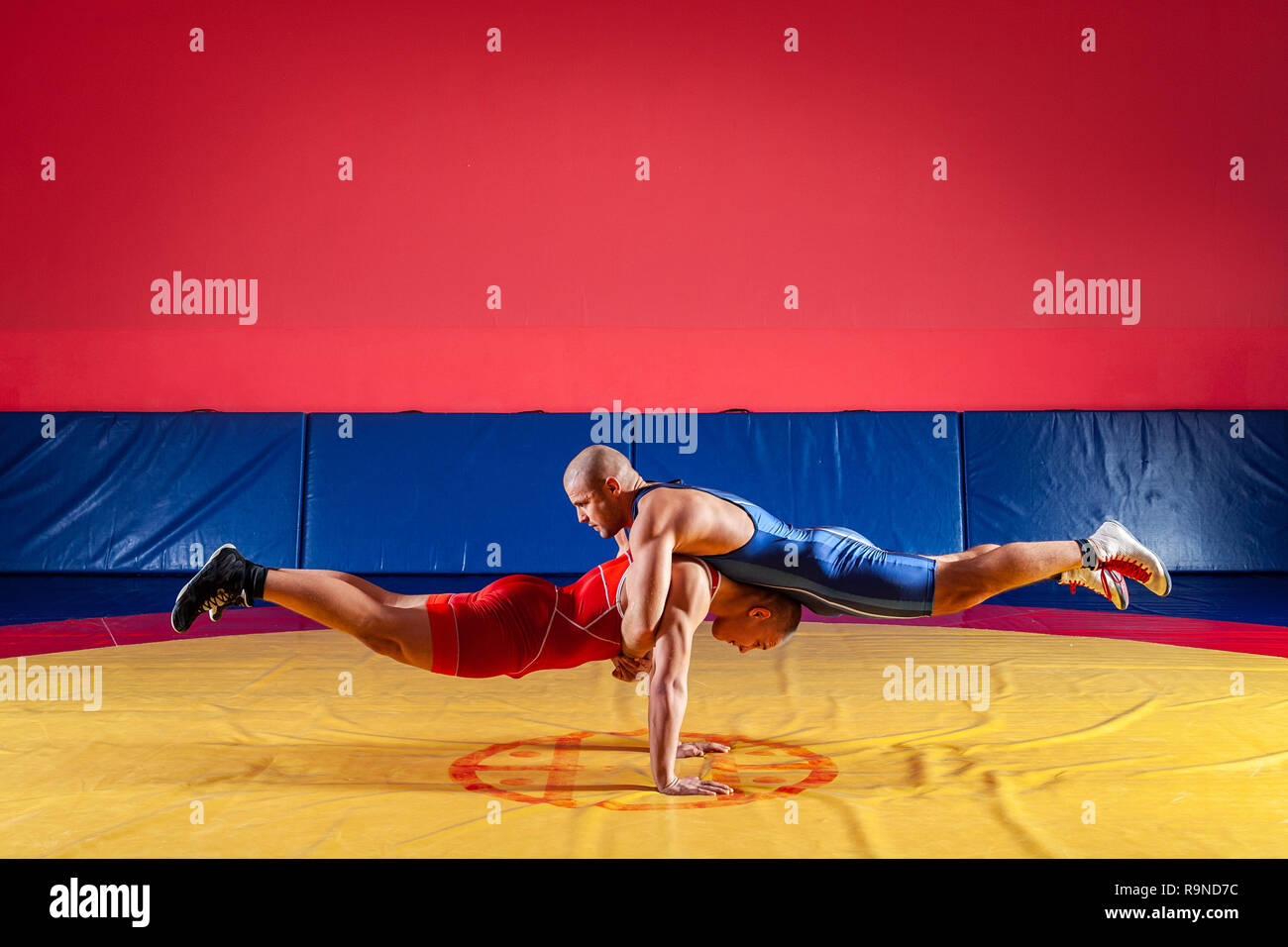 Men competing gymnastic hi-res stock photography and images - Alamy