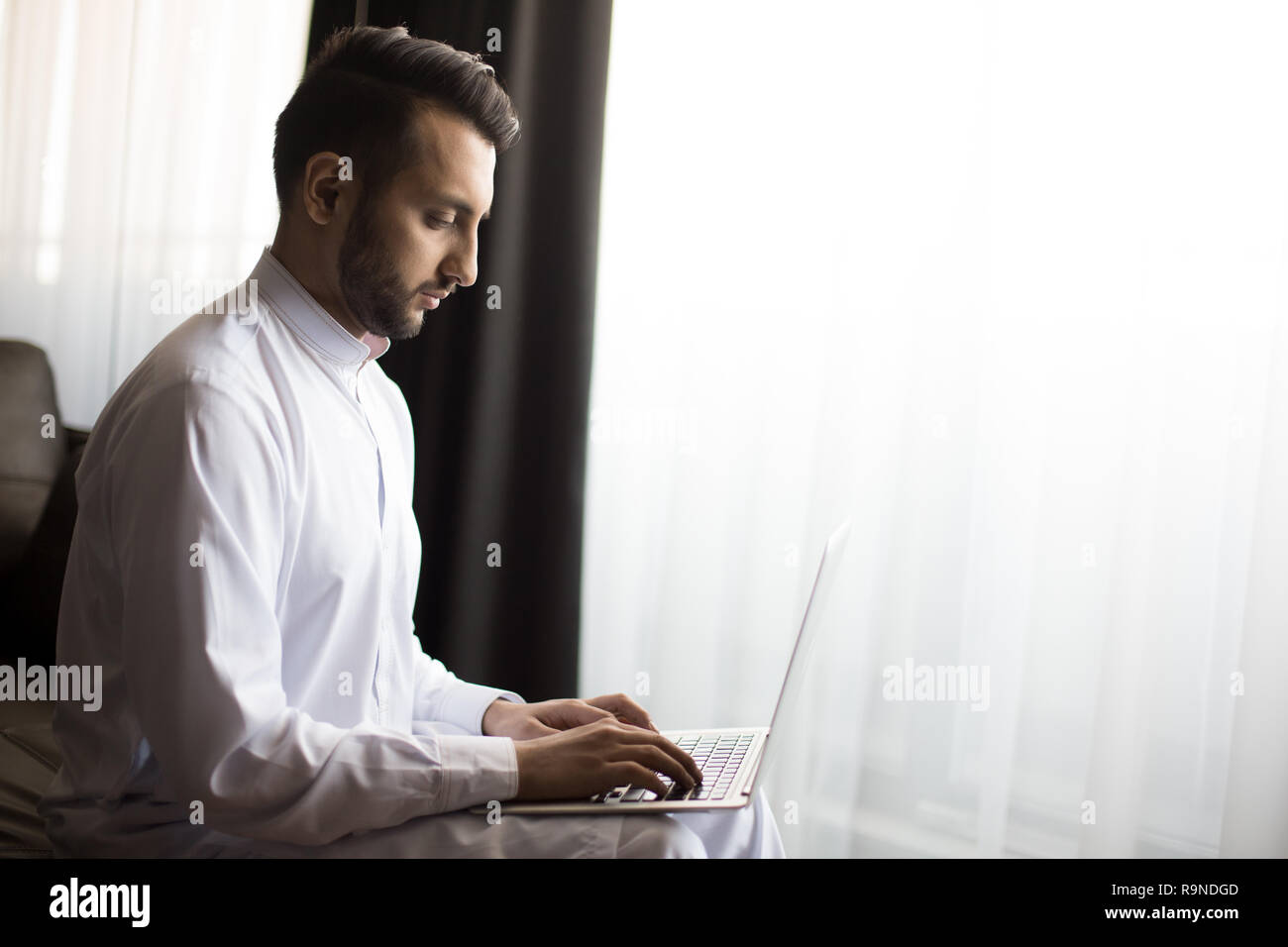 Networking in hotel room Stock Photo - Alamy