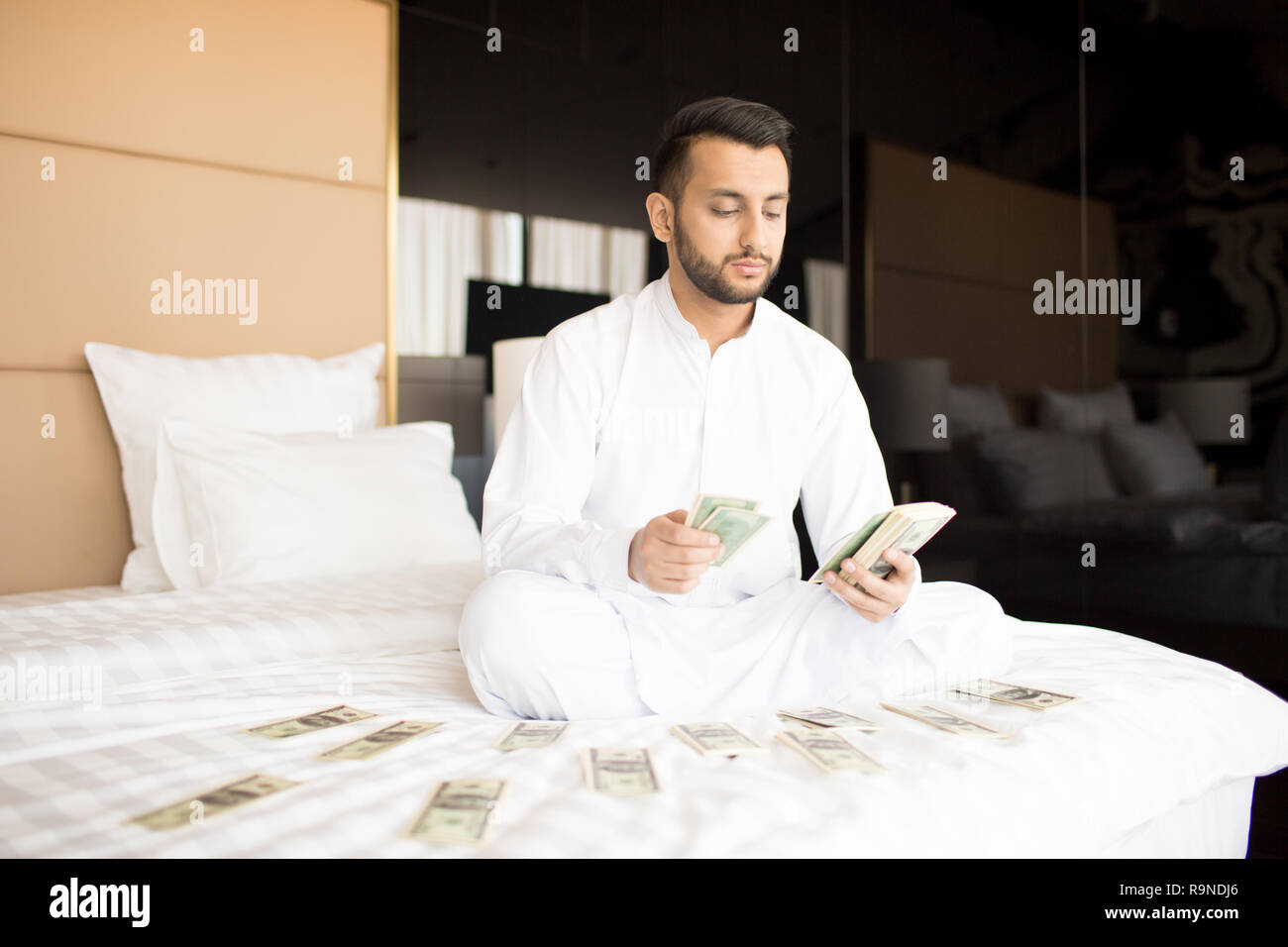 Rich man hi-res stock photography and images - Alamy