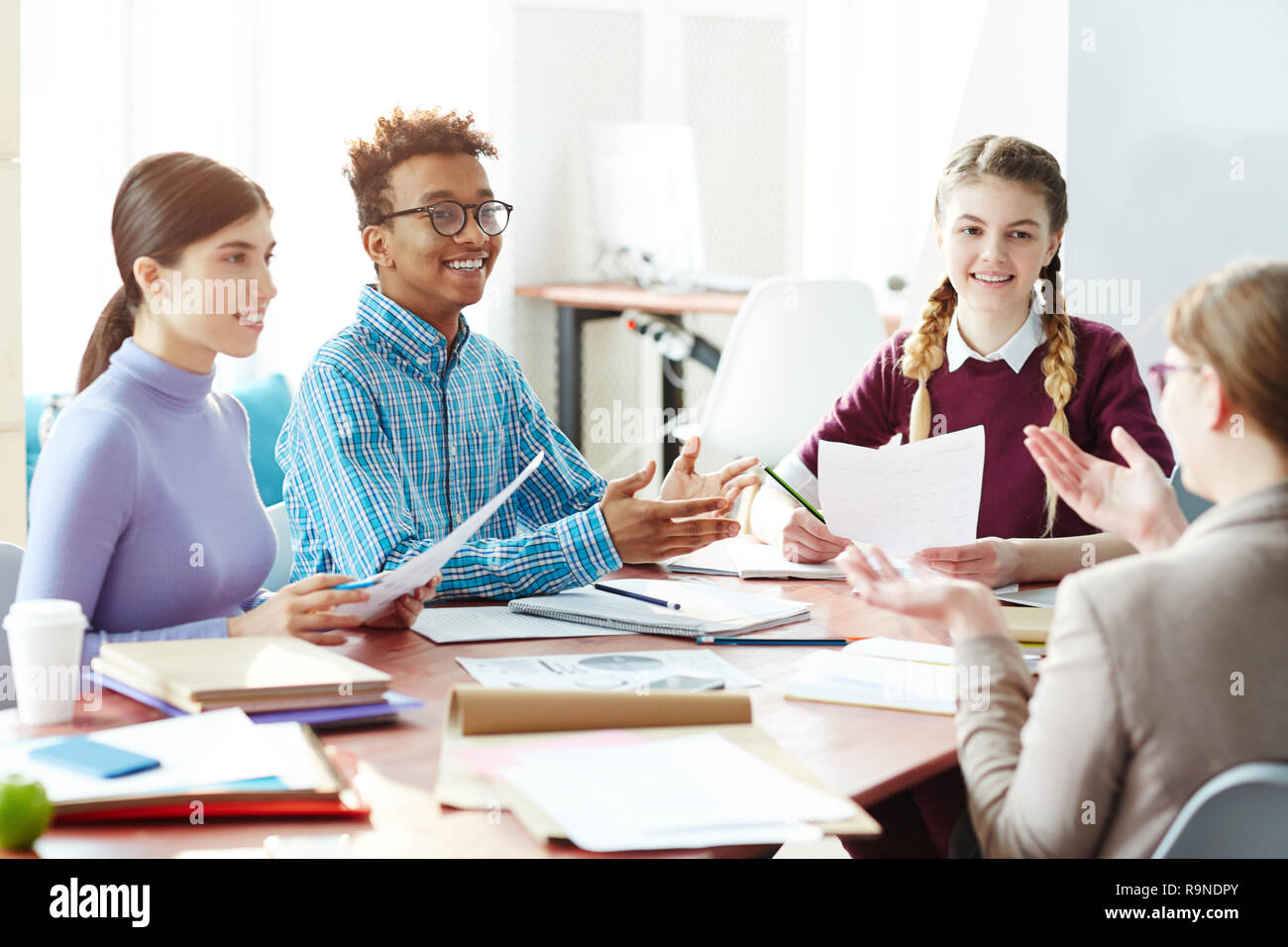 Meeting of students Stock Photo - Alamy