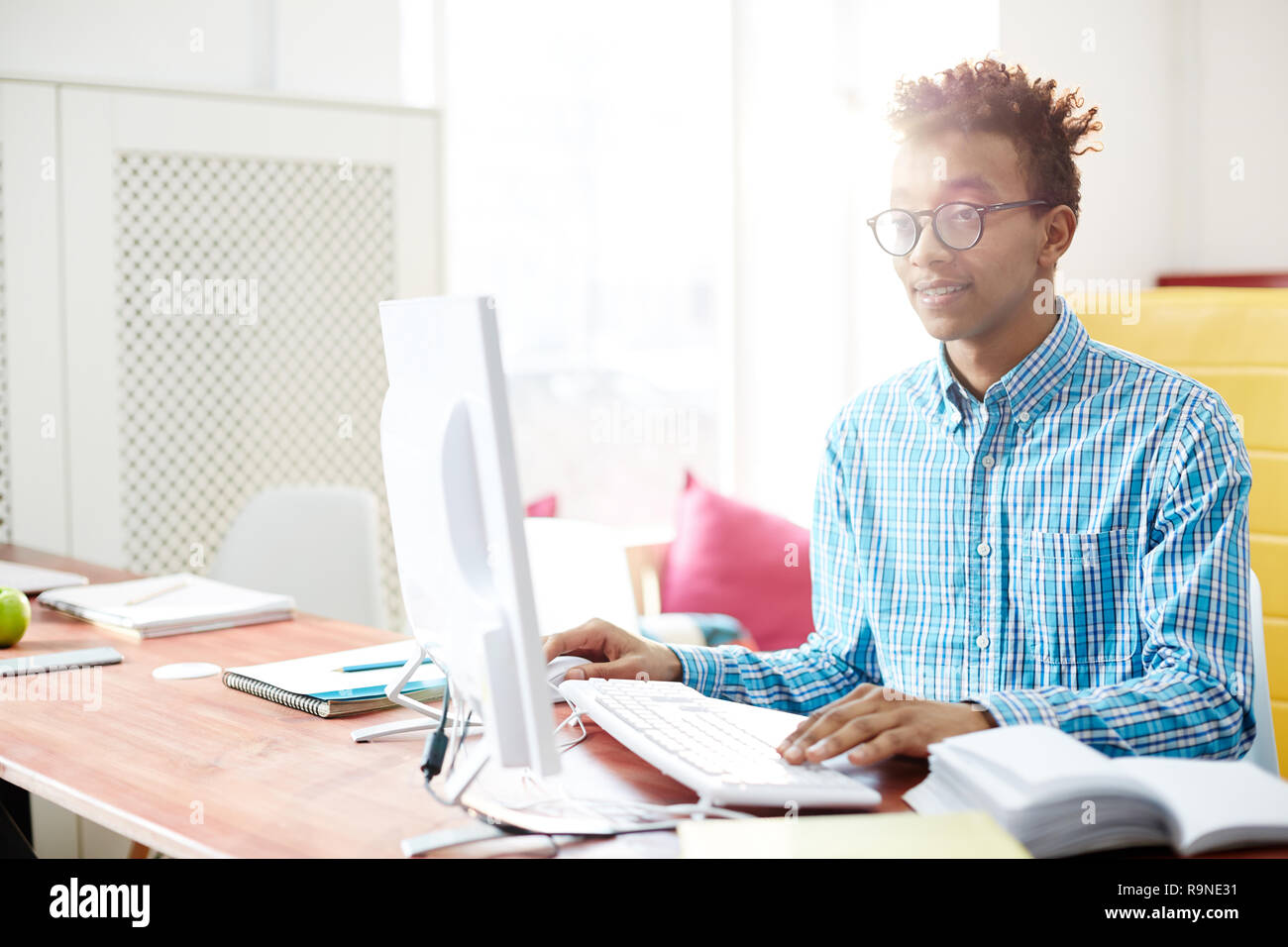 Data table student hi-res stock photography and images - Alamy