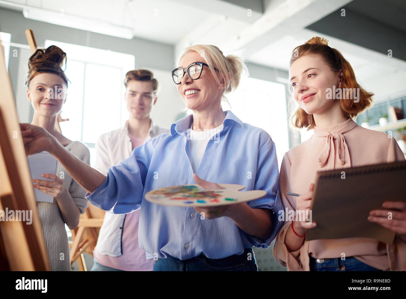 Professional painting hi-res stock photography and images - Alamy