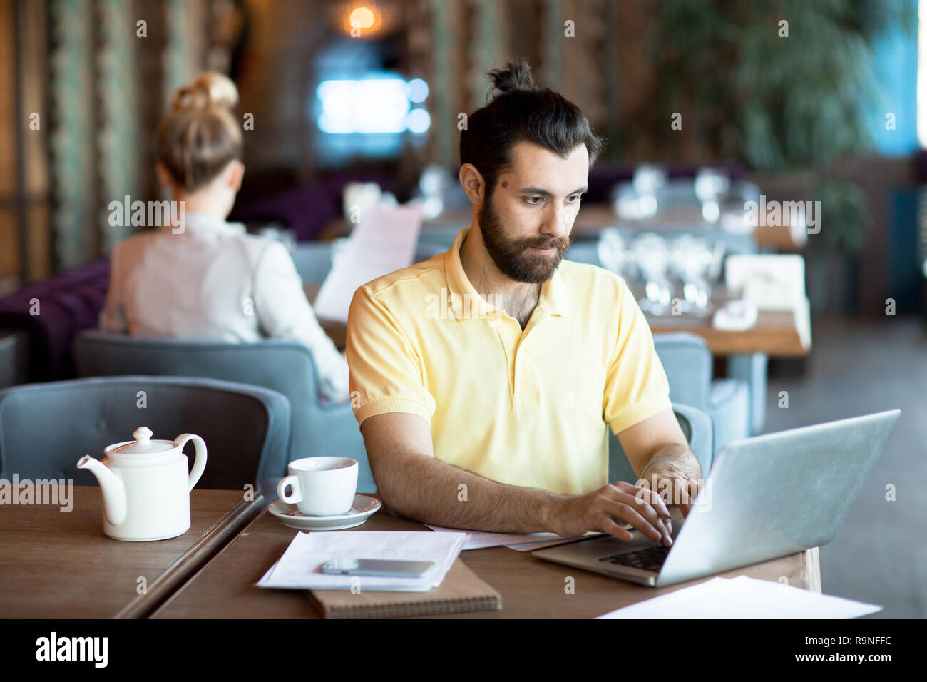 Manager networking hi-res stock photography and images - Alamy