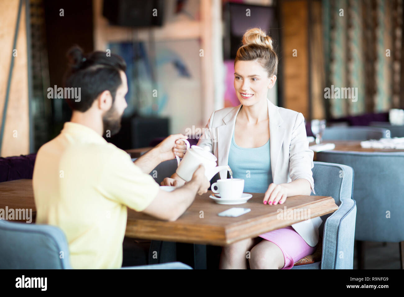 Contemporary teapot hi-res stock photography and images - Alamy