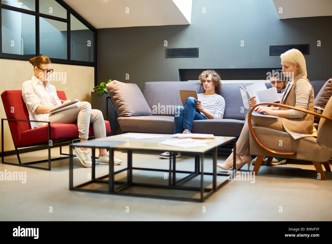 Individual business person hi-res stock photography and images - Alamy