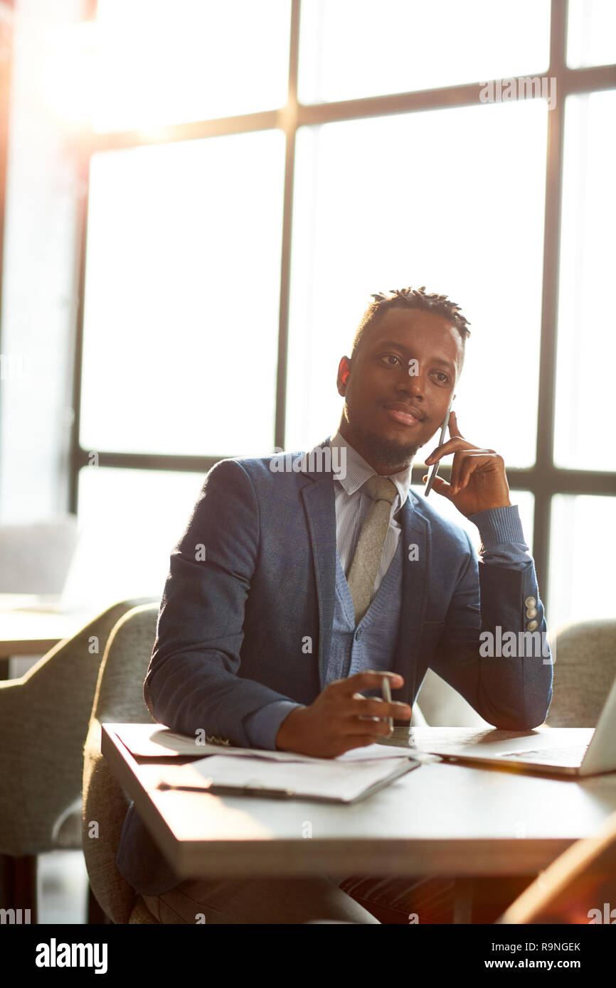 Agent expert hi-res stock photography and images - Alamy