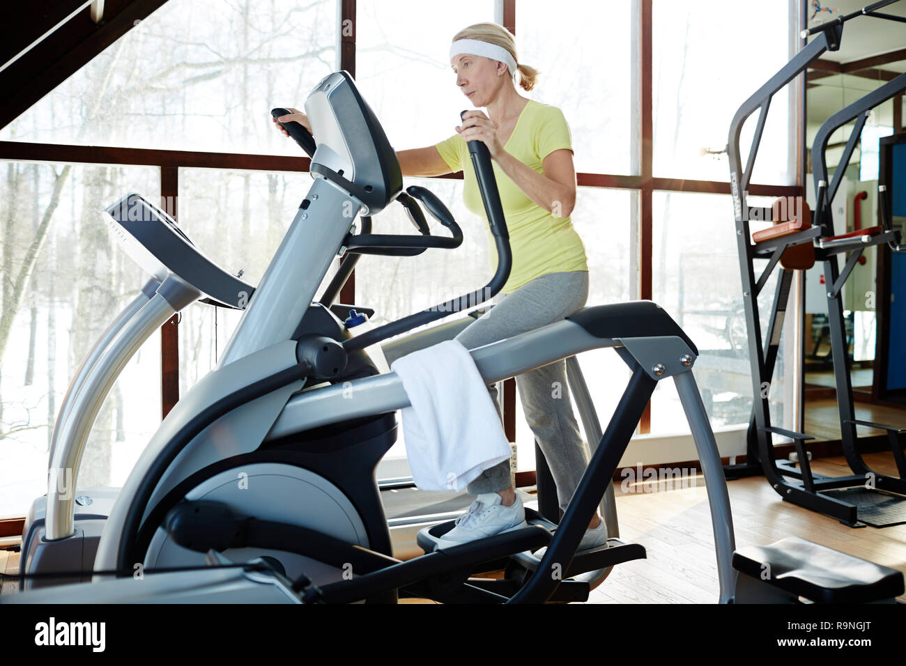 Workout in gym Stock Photo - Alamy