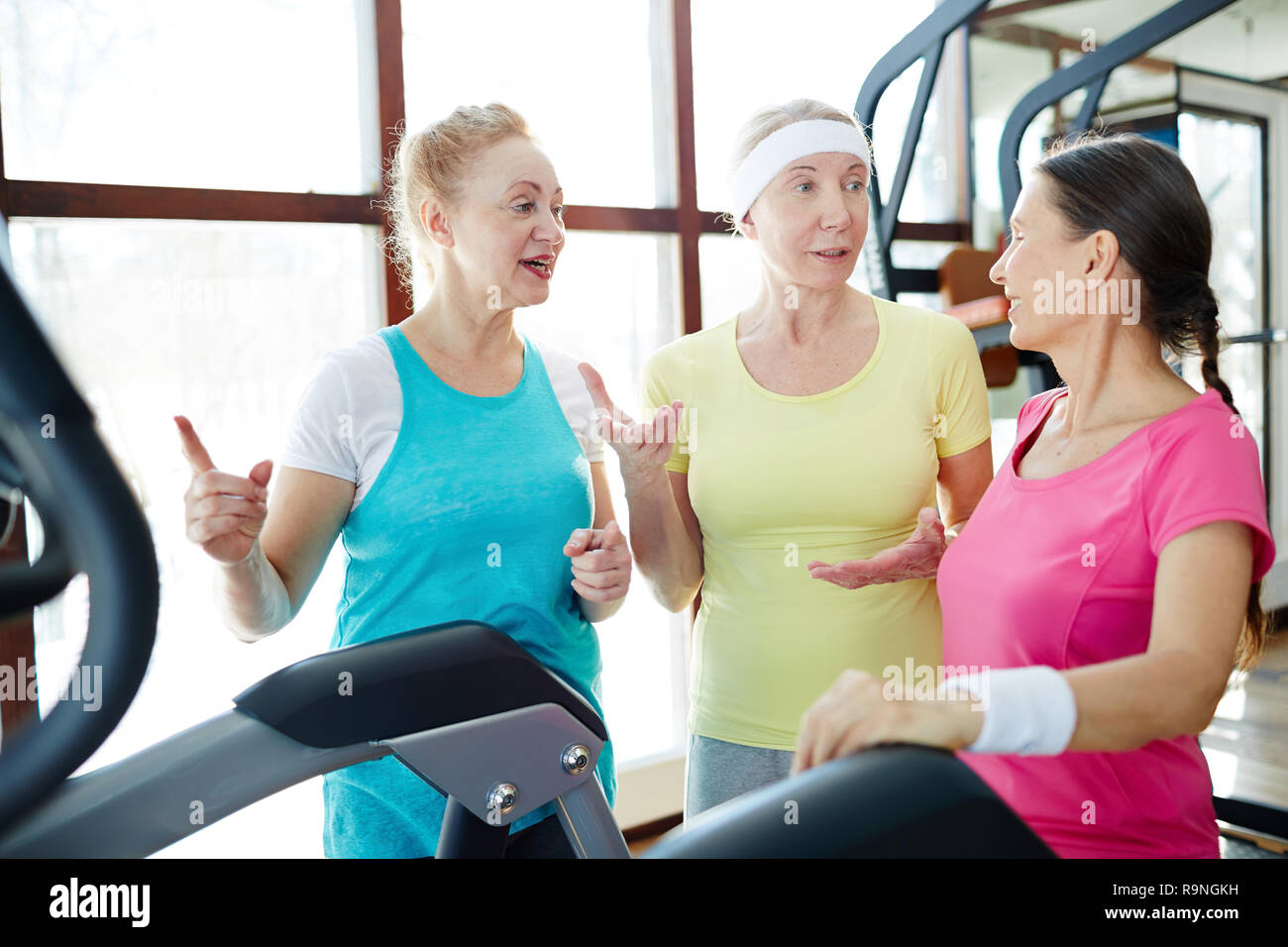 Explaining rules of using equipment Stock Photo - Alamy