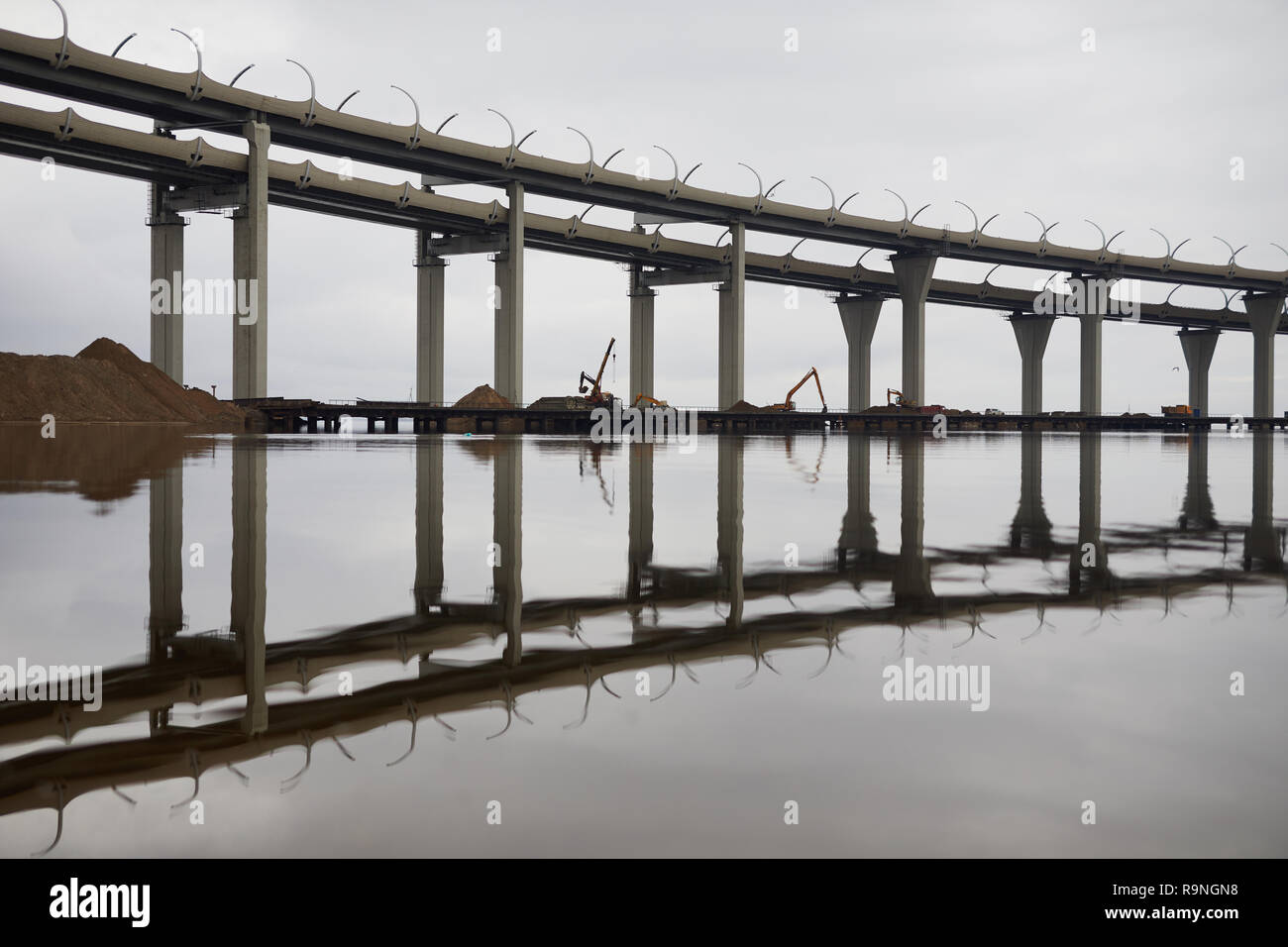 Riverside ecology hi-res stock photography and images - Alamy
