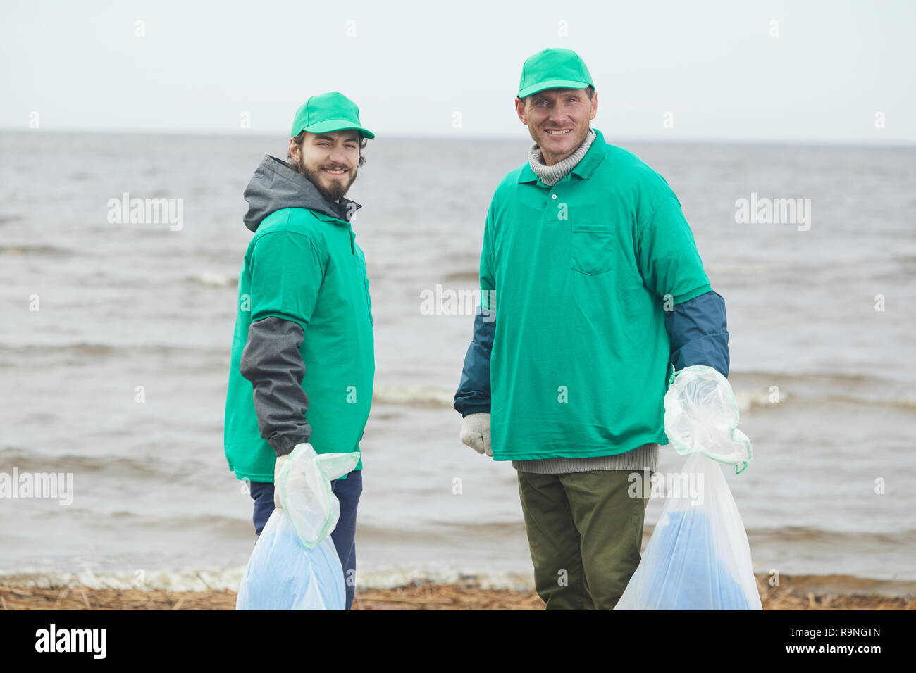 Riverside cleaning hi-res stock photography and images - Alamy