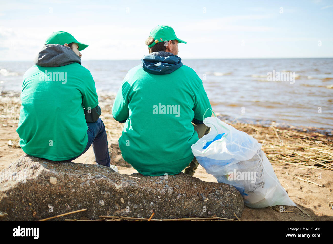 Group people rest on nature hi-res stock photography and images - Alamy