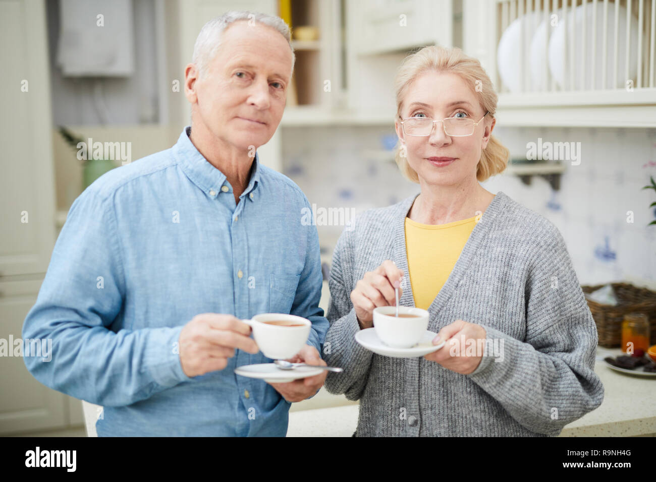 Seniors having tea Stock Photo - Alamy