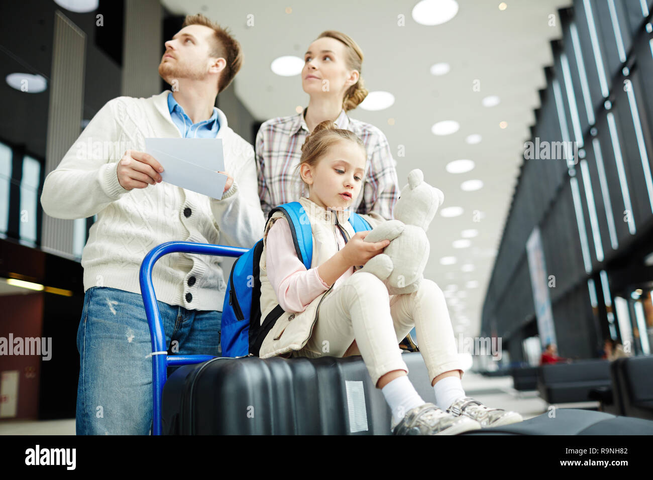 Traveling with parents Stock Photo - Alamy