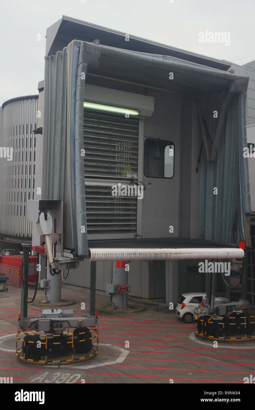 External docking module hi-res stock photography and images - Alamy