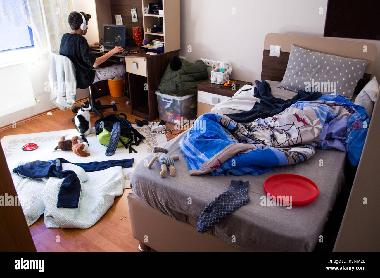 Messy teen hi-res stock photography and images - Alamy