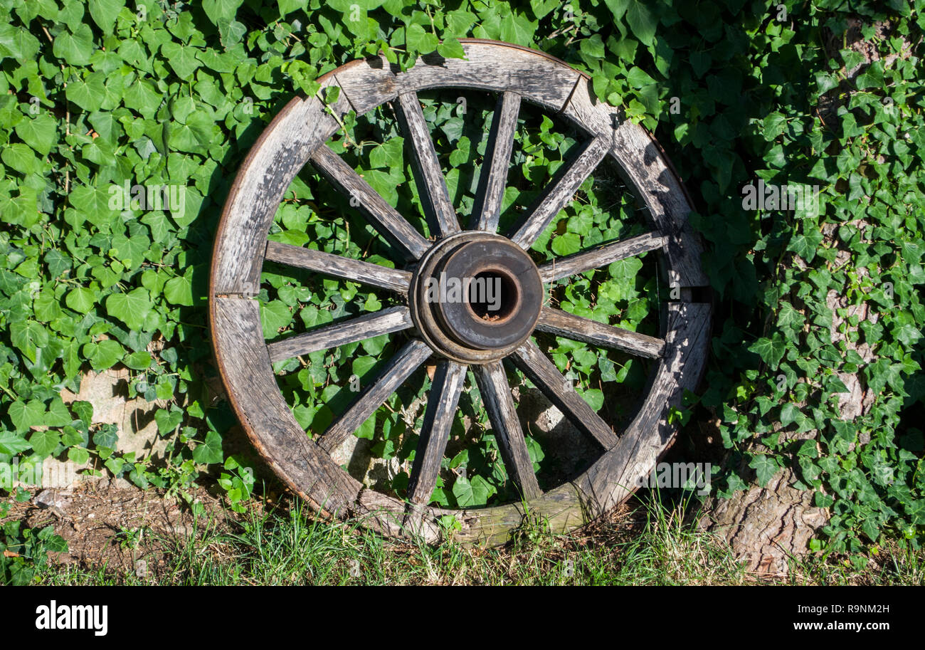 Ancient wooden cart wheel Stock Photo - Alamy