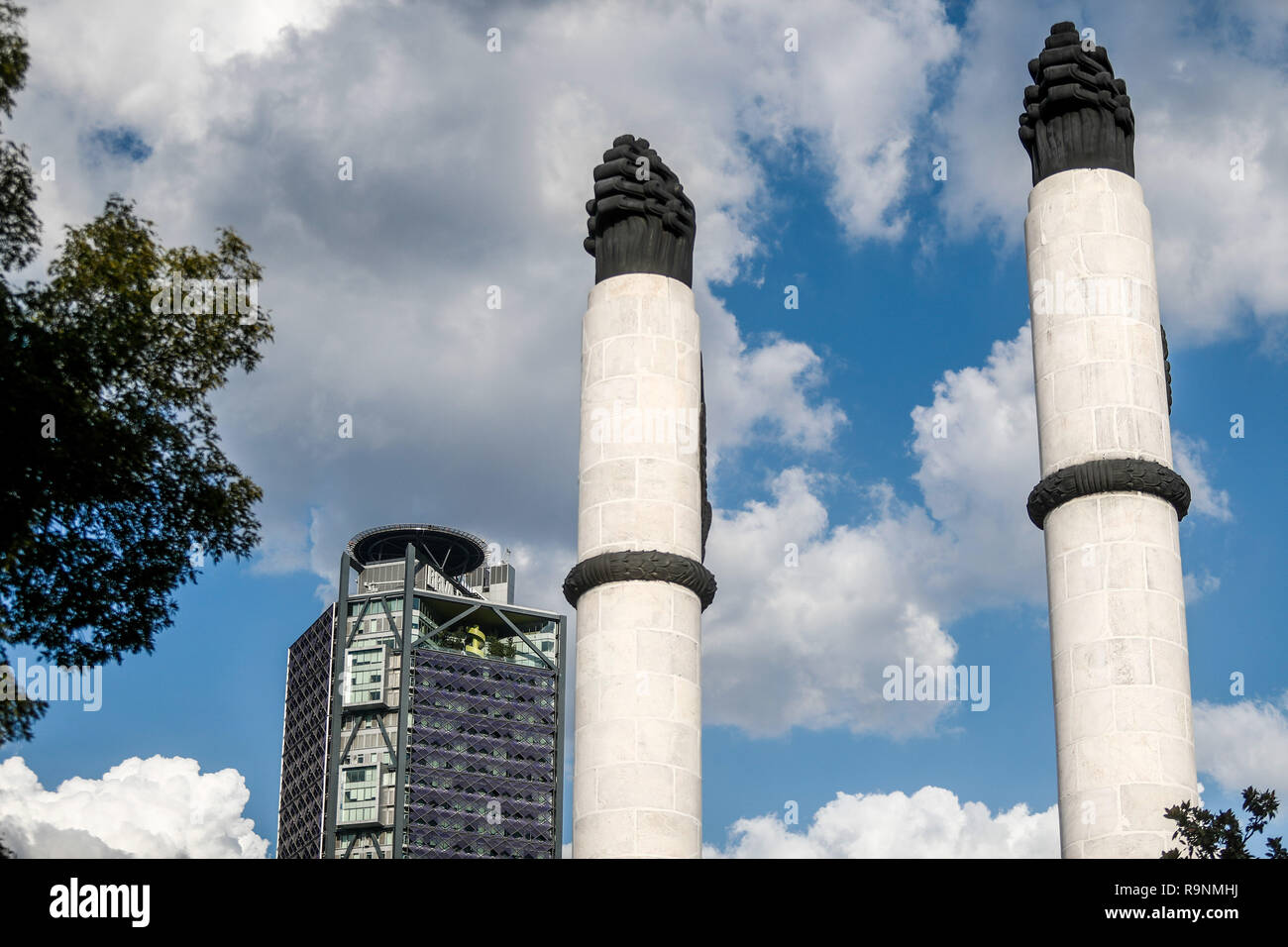 Monument to the Heroes children. The forest of Chapultepec. urban park ...