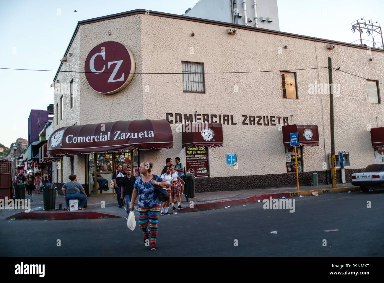 Vida cotidiana en el centro historico de Hermosillo, Sonora, Mexico ...