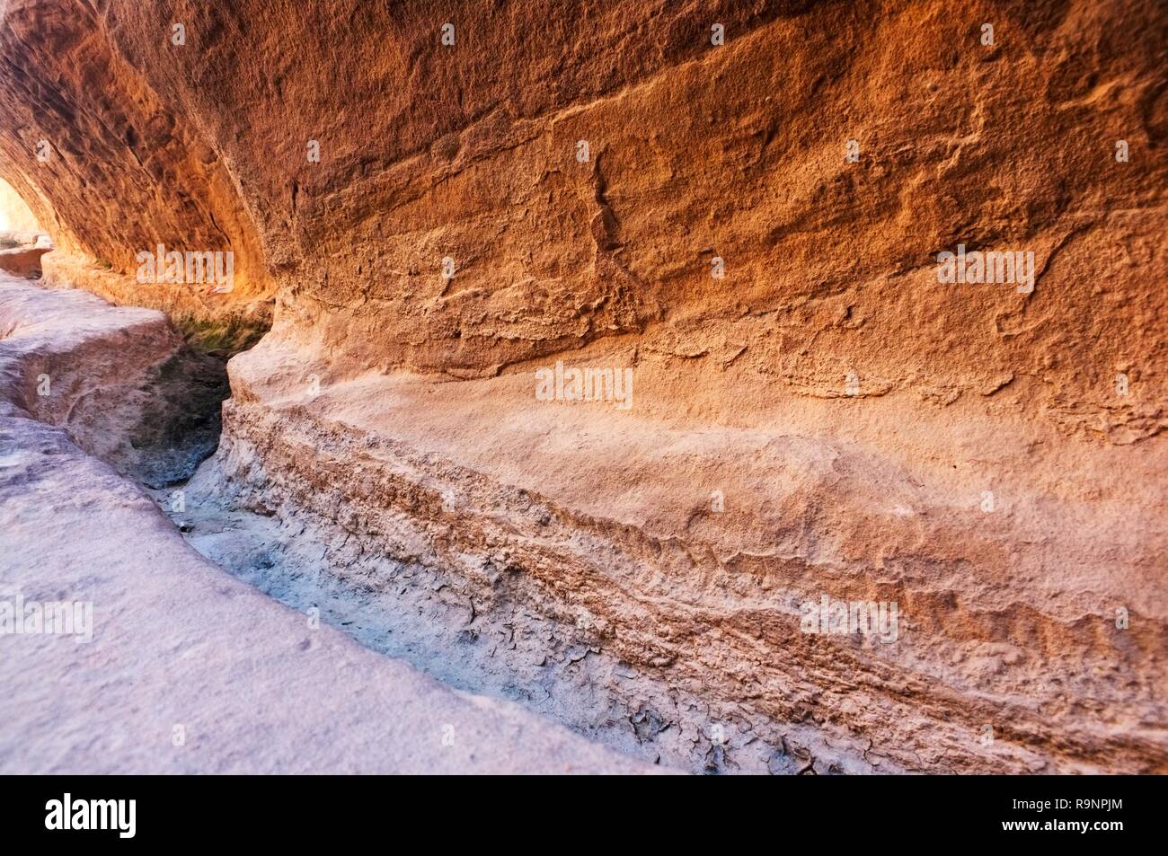 Petra water ways Stock Photo - Alamy
