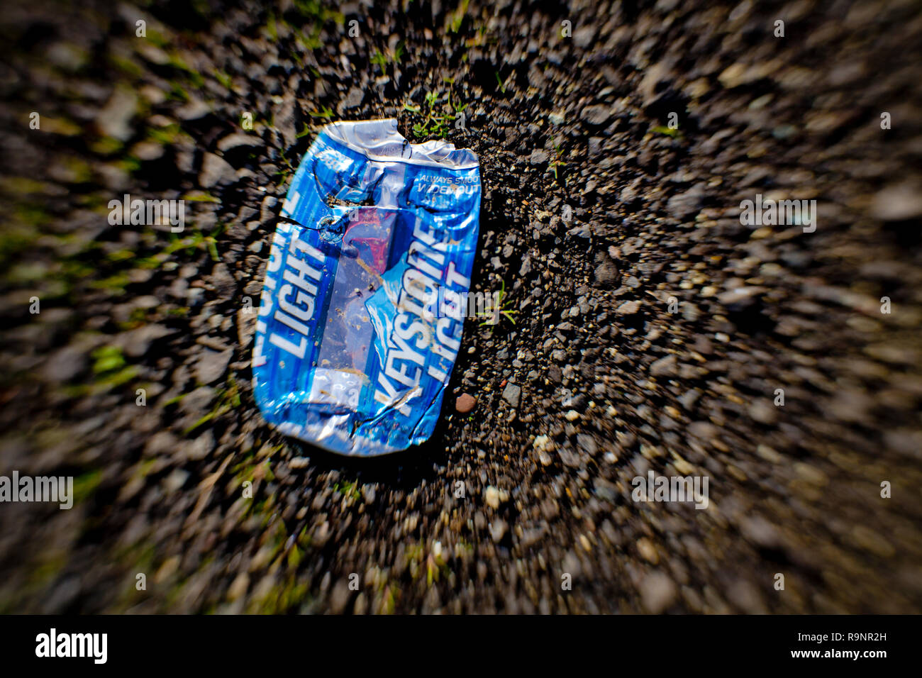 Crushed beer can hi-res stock photography and images - Alamy