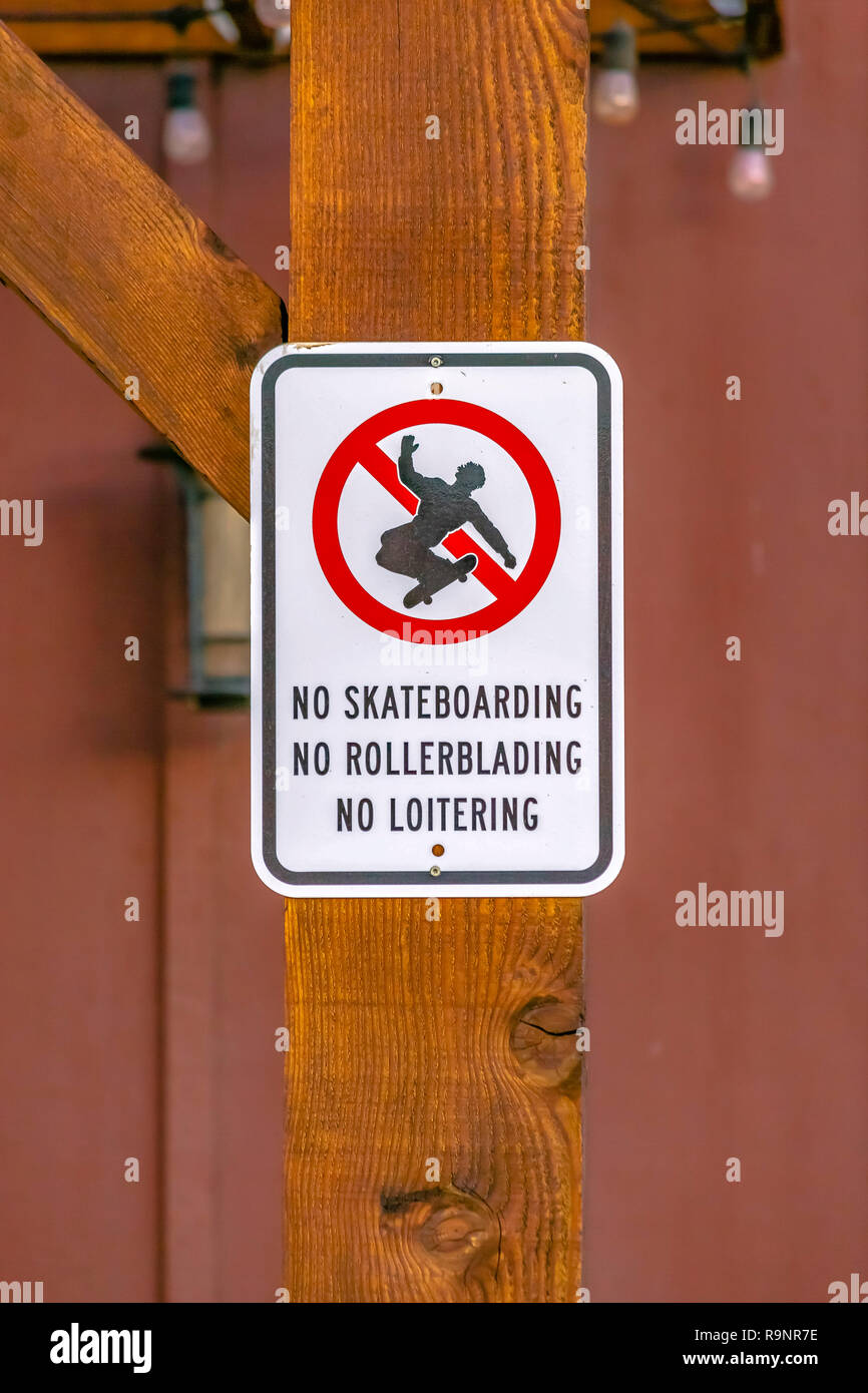 No skateboarding sign near the community pool Stock Photo - Alamy