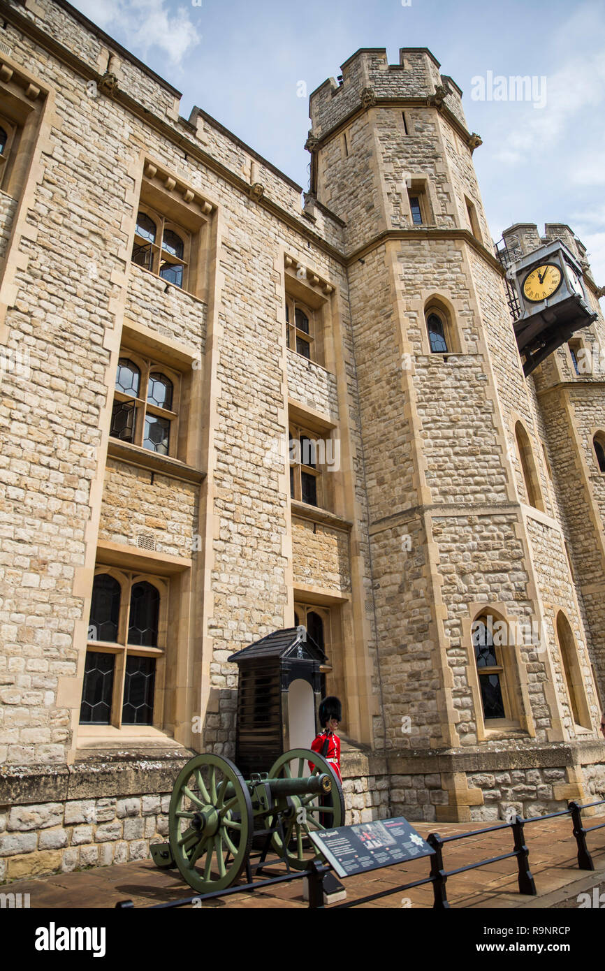 London, England – July 22, 2016: The guards at Tower of London which is ...