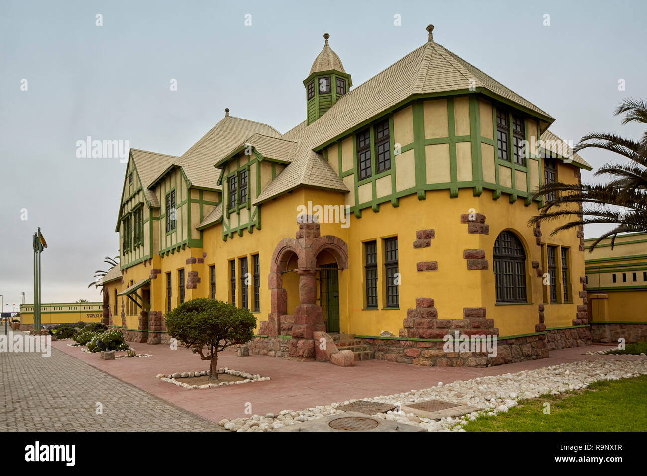 Exterior of old prison hi-res stock photography and images - Alamy
